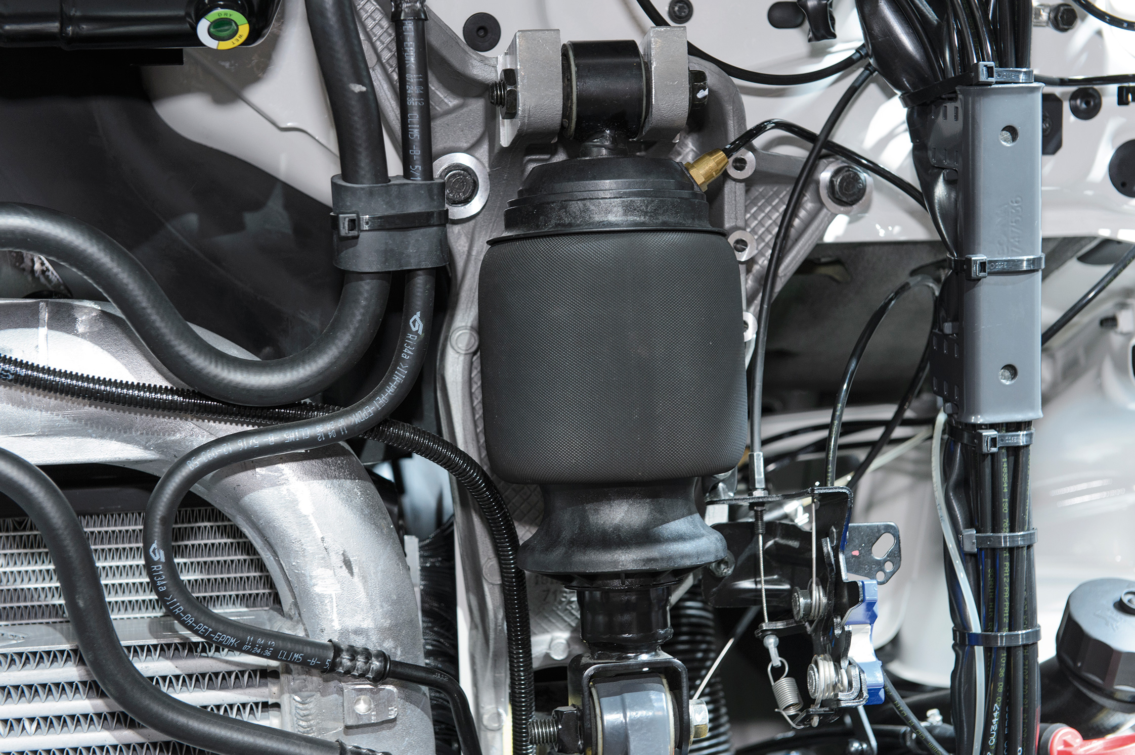 Air springs for extreme temperatures – Continental is fitted in the ...